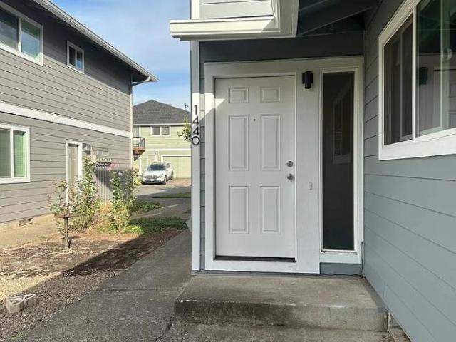 2 Br, 1 bath, Condo 1440 NE Paropa Ct