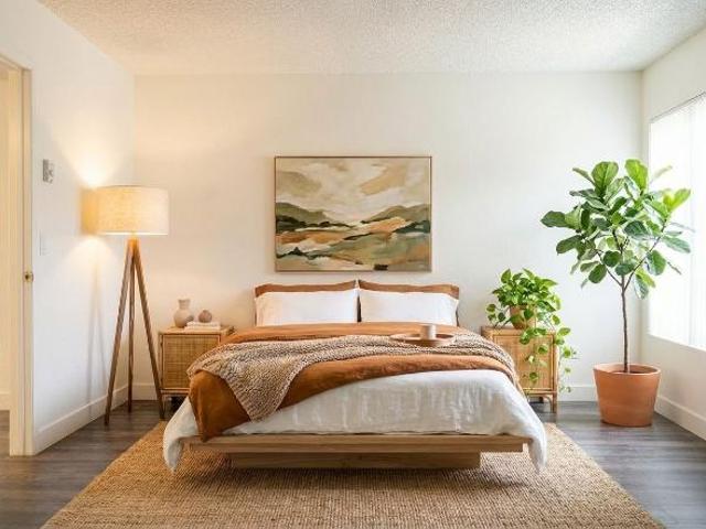 2 Br, 1 bath, Condo 1440 Oak Drive