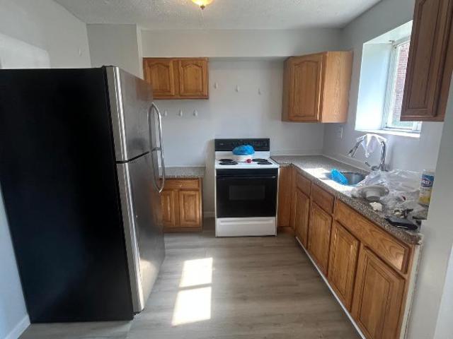 2 Br, 1 bath, Condo 14520 Milverton Rd