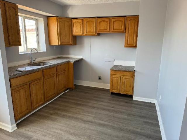 2 Br, 1 bath, Condo 14520 Milverton Rd