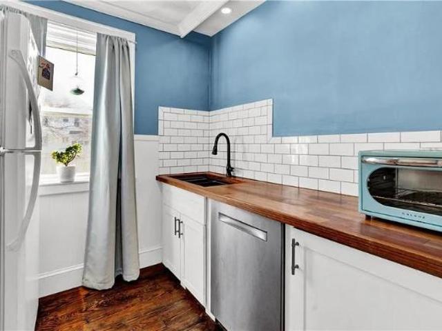2 Br, 1 bath, Condo 145 Market St