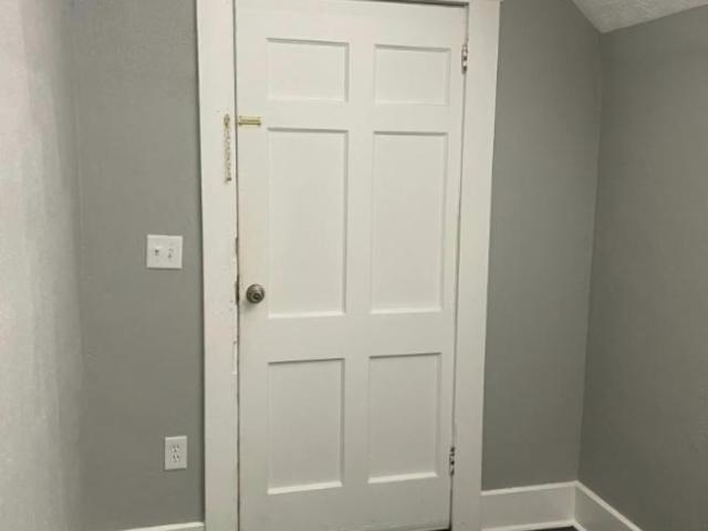 2 Br, 1 bath, Condo 145 S Indiana Street