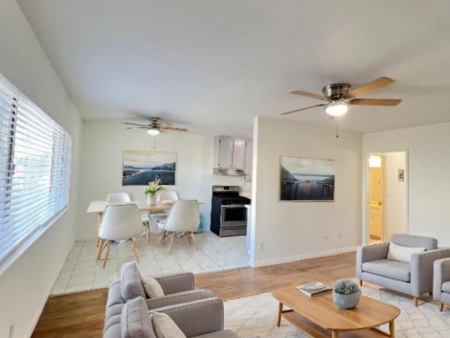 2 Br, 1 bath, Condo 14650 Saticoy Street