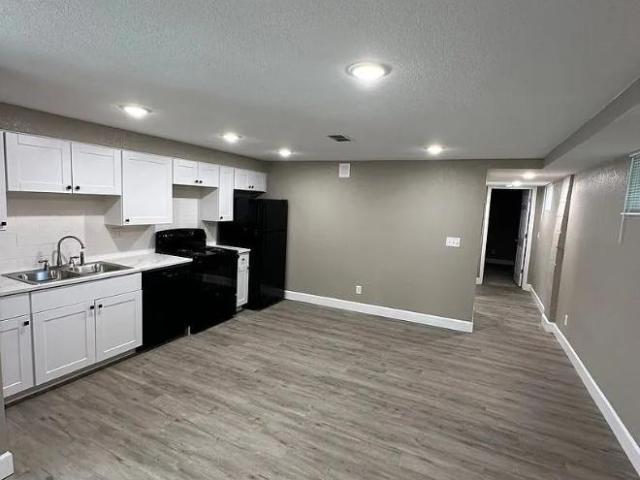 2 Br, 1 bath, Condo 1466 Reed Street