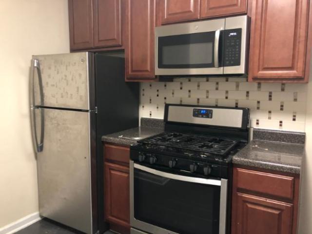 2 Br, 1 bath, Condo 146 Manhattan Avenue