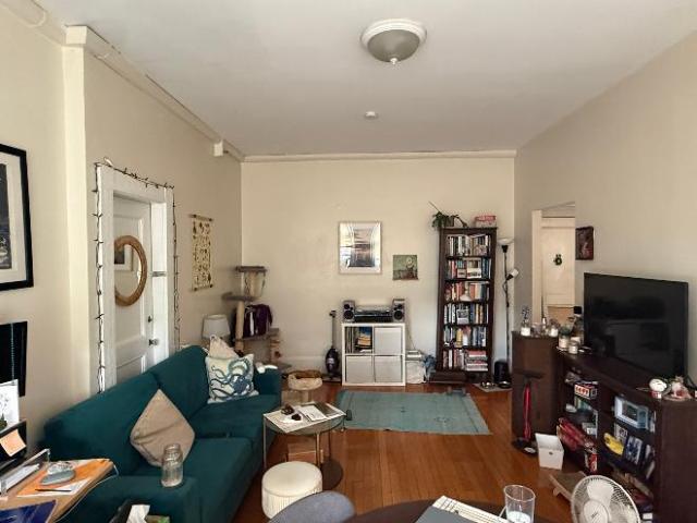 2 Br, 1 bath, Condo 1477 Beacon St #43
