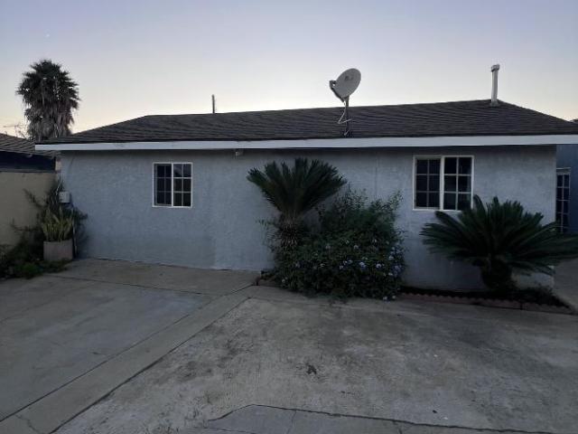 2 Br, 1 bath, Condo 14951 Cerritos Ave