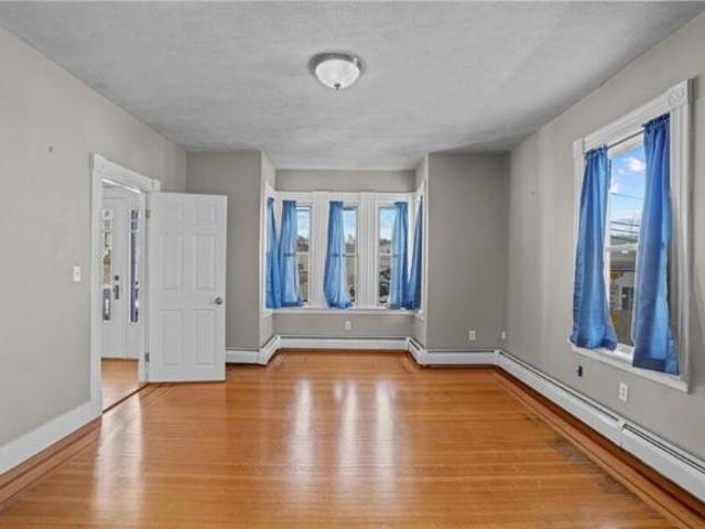 2 Br, 1 bath, Condo 14 Lincoln Ave