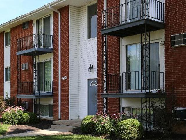 2 Br, 1 bath, Condo 1504 Almedia Ct