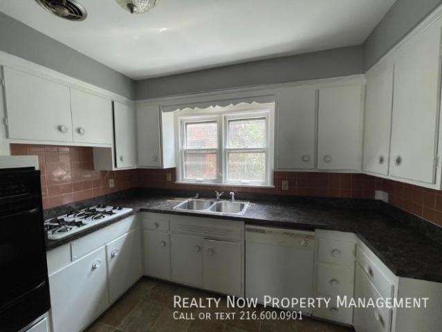 2 Br, 1 bath, Condo 1504 Sherbrook Rd