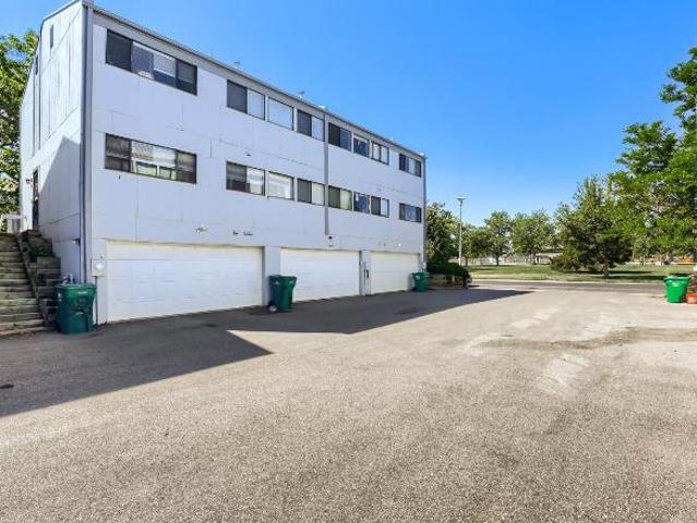 2 Br, 1 bath, Condo 15057 East Louisiana