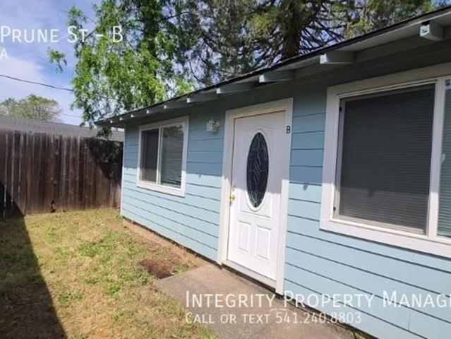 2 Br, 1 bath, Condo 1502 Prune St