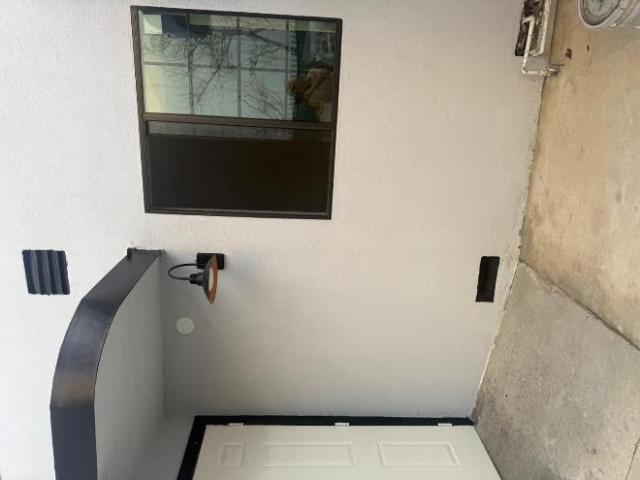 2 Br, 1 bath, Condo 1518 N Broadway
