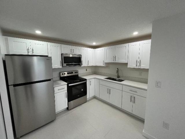 2 Br, 1 bath, Condo 1511 Suponic Ave