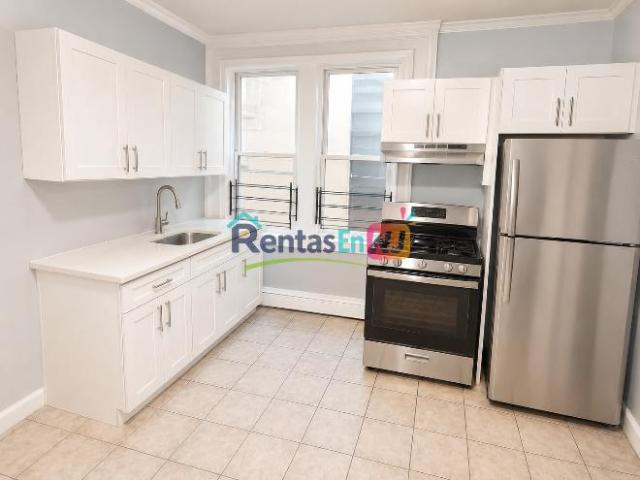 2 Br, 1 bath, Condo 151 Parker St