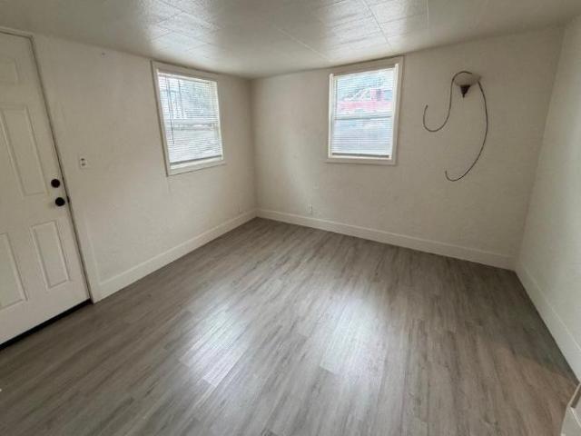2 Br, 1 bath, Condo 1525 6th St