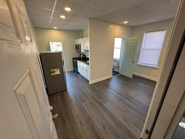 2 Br, 1 bath, Condo 1527 Tasker St