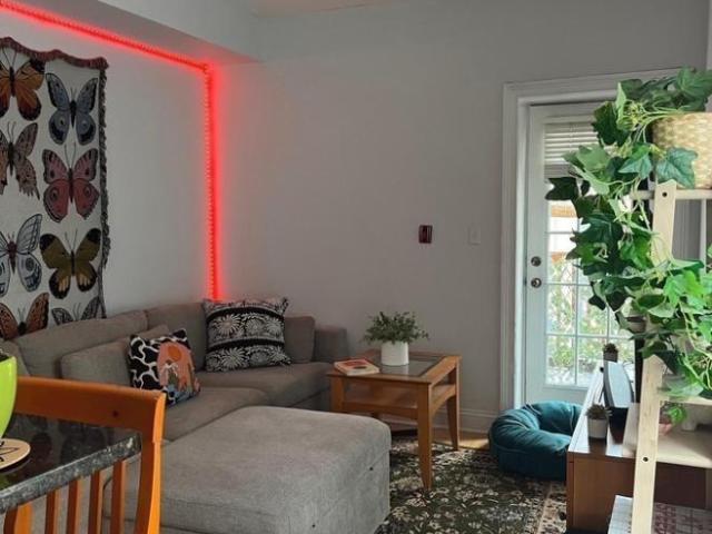 2 Br, 1 bath, Condo 1528 Brown St