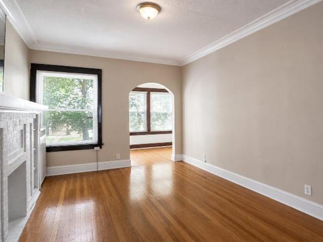 2 Br, 1 bath, Condo 1528 E 74th Pl
