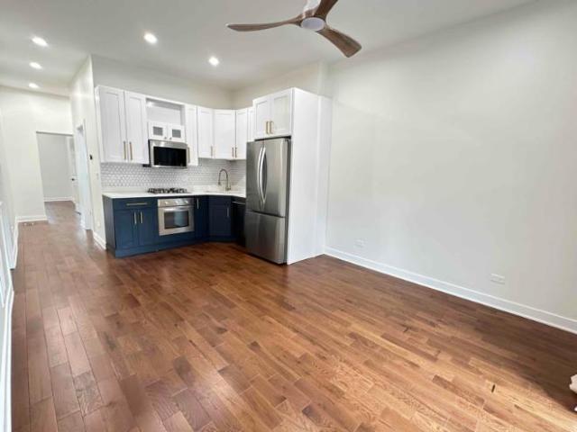 2 Br, 1 bath, Condo 1529 N Maplewood Ave