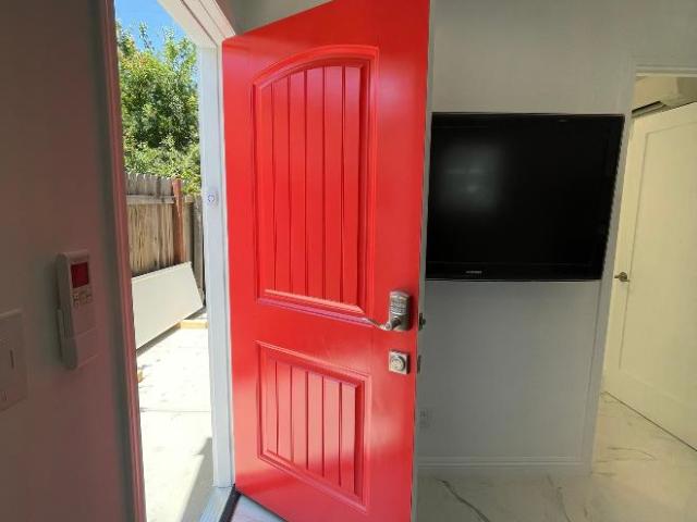 2 Br, 1 bath, Condo 1521 W Cerritos Ave