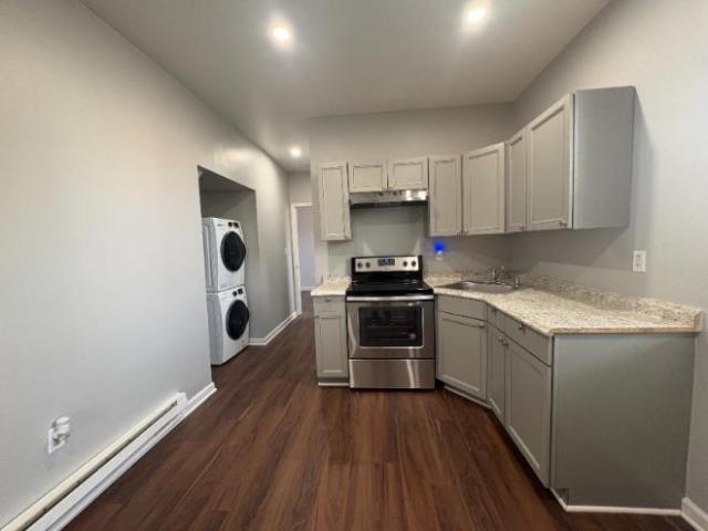 2 Br, 1 bath, Condo 1522 W Dauphin St