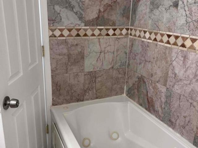 2 Br, 1 bath, Condo 1534 W 114th Pl
