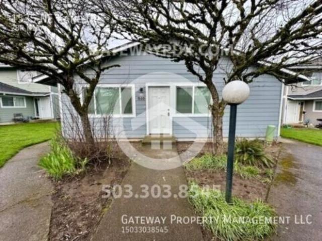 2 Br, 1 bath, Condo 1535 NE Kane Dr