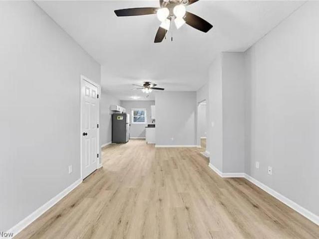 2 Br, 1 bath, Condo 1537 Lakewood Ave