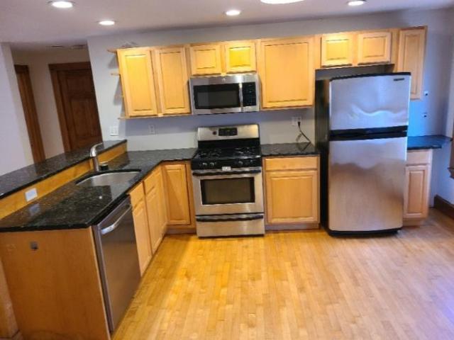 2 Br, 1 bath, Condo 154 Gore St