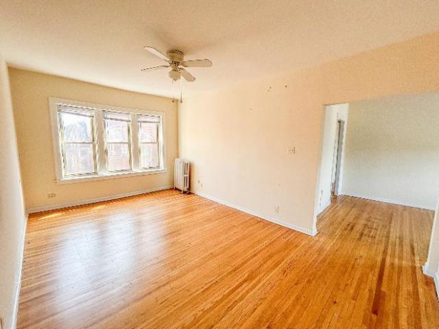 2 Br, 1 bath, Condo 1551 North Shore Ave
