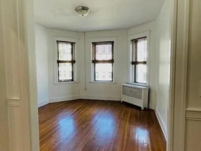 2 Br, 1 bath, Condo 1564 Commonwealth Avenue