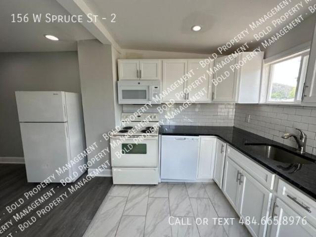 2 Br, 1 bath, Condo 156 W Spruce St