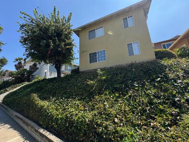 2 Br, 1 bath, Condo 1570 N Verdugo Rd