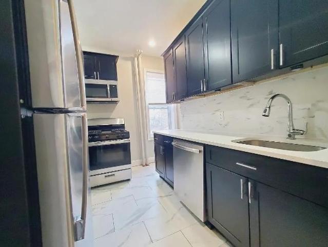 2 Br, 1 bath, Condo 158 Bergen Ave