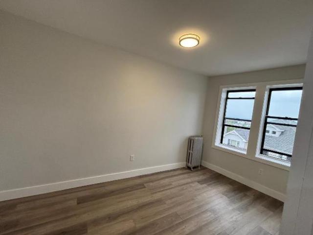 2 Br, 1 bath, Condo 158 Bergen Ave