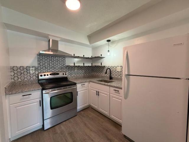 2 Br, 1 bath, Condo 158 Water St