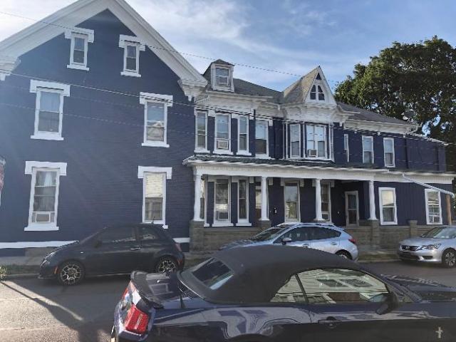2 Br, 1 bath, Condo 159 E Market St