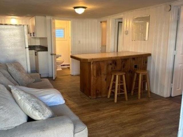 2 Br, 1 bath, Condo 15 M Street