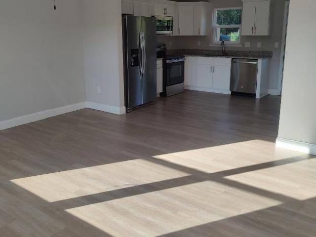 2 Br, 1 bath, Condo 1607 N Green River Rd
