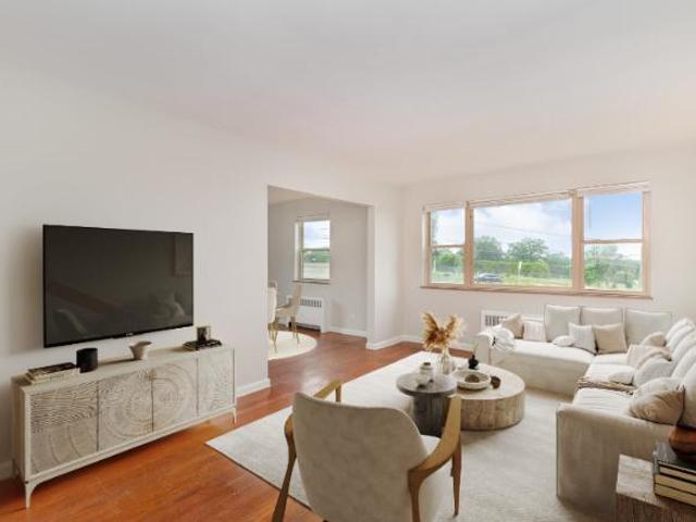 2 Br, 1 bath, Condo 1607 Asmann Ave