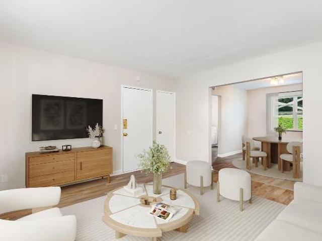 2 Br, 1 bath, Condo 1607 Asmann Ave