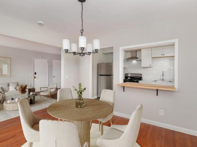 2 Br, 1 bath, Condo 1607 Asmann Ave