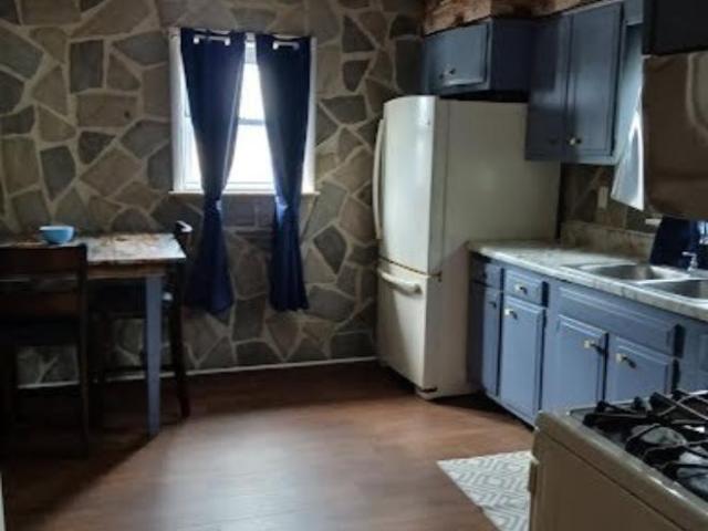 2 Br, 1 bath, Condo 1601 Kimball Ave