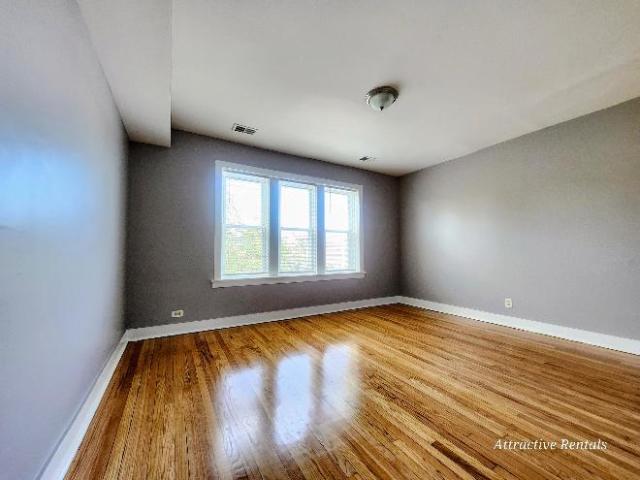2 Br, 1 bath, Condo 1615 W 78th