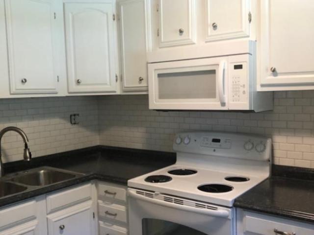 2 Br, 1 bath, Condo 1619 25th St