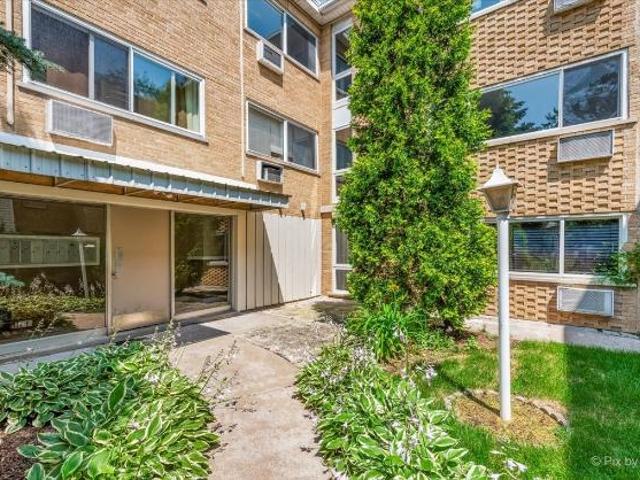2 Br, 1 bath, Condo 1610 W Jarvis Avenue