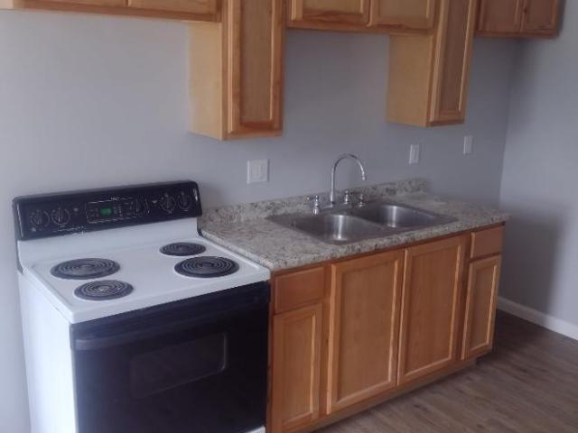 2 Br, 1 bath, Condo 1611 Baltimore Ave