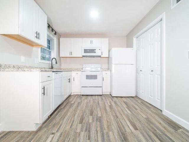 2 Br, 1 bath, Condo 162 Cumberland Rd