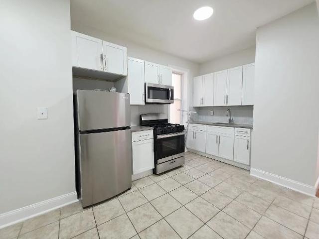 2 Br, 1 bath, Condo 162 Bergen Ave
